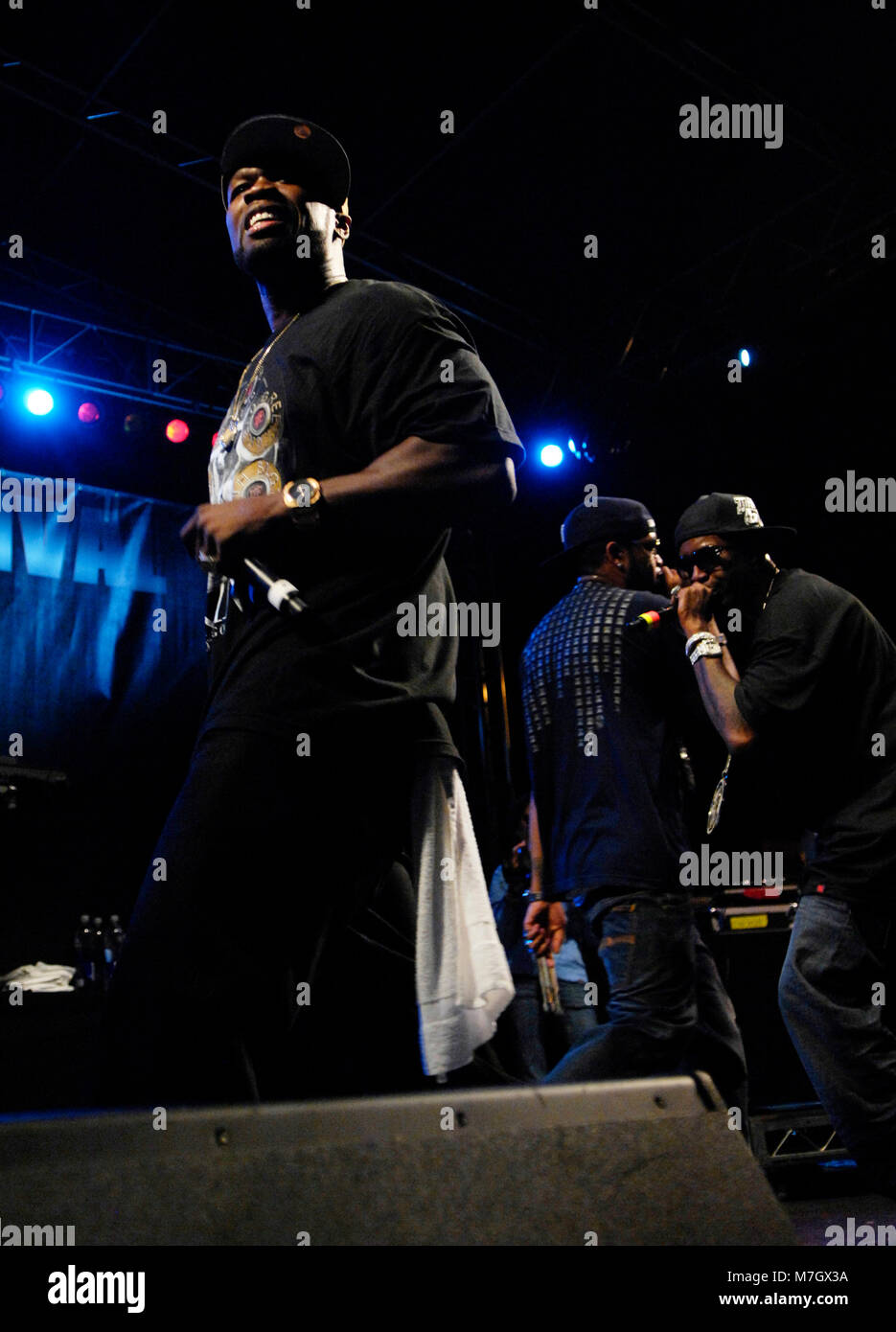 Tony banks on stage -Fotos und -Bildmaterial in hoher Auflösung – Alamy