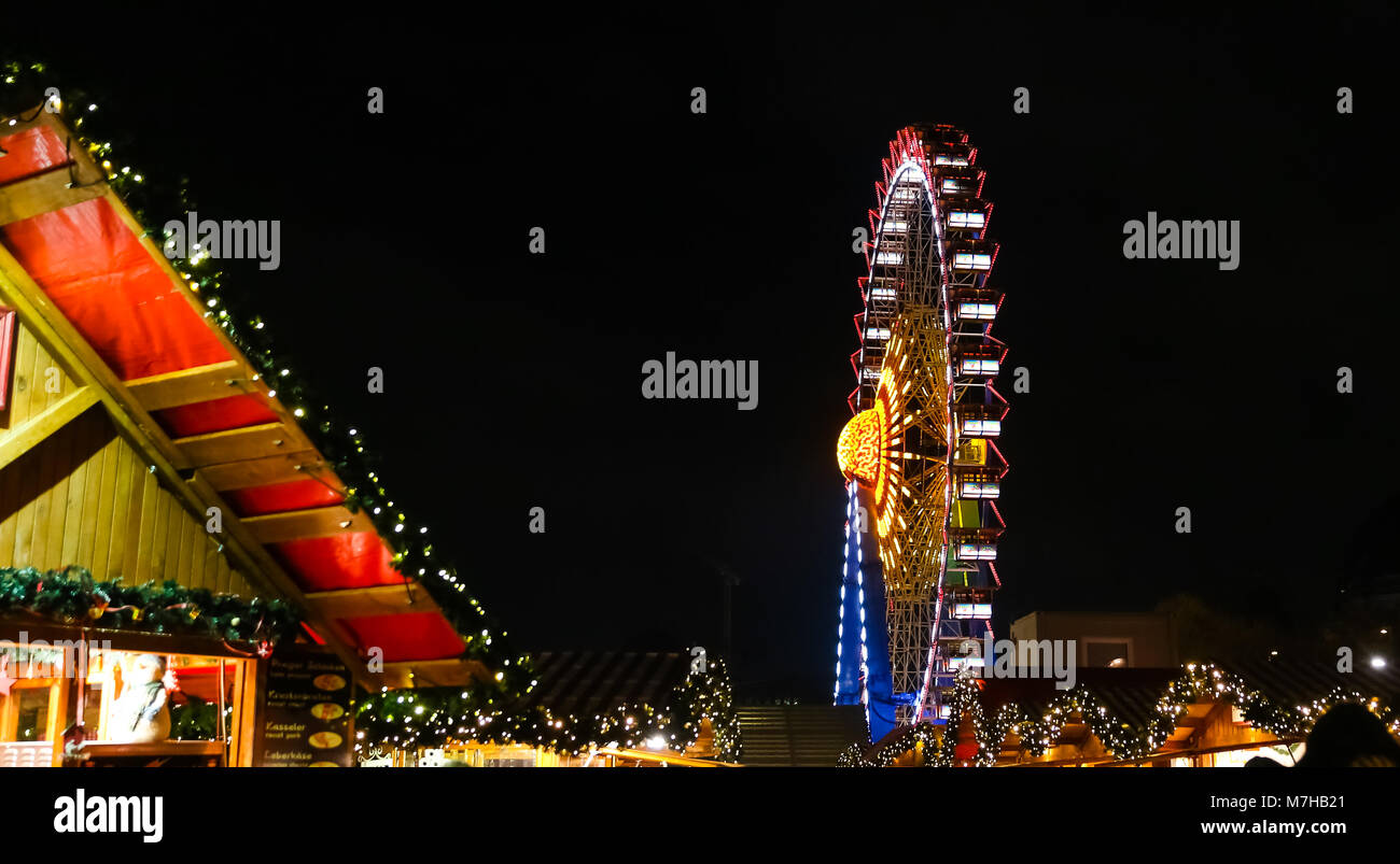 Berliner Weihnachtsmarkt Riesenrad Stockfotos und -bilder Kaufen - Alamy