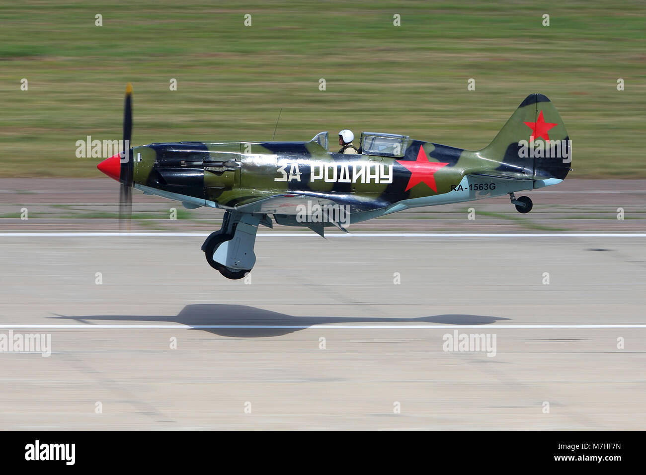 Wwii russian fighter planes -Fotos und -Bildmaterial in hoher Auflösung ...