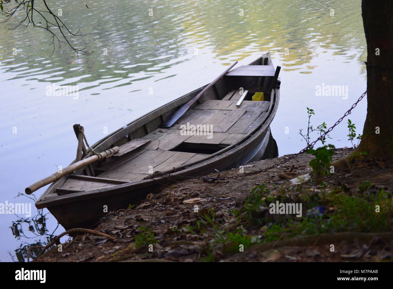 Boot ufer see -Fotos und -Bildmaterial in hoher Auflösung – Alamy