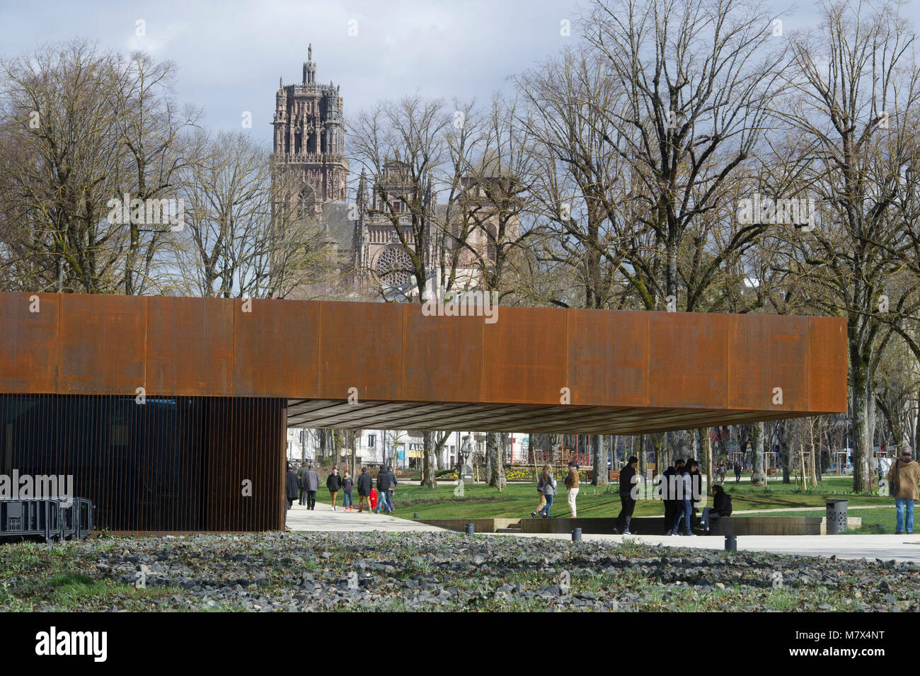 Pierre soulages museum french artist -Fotos und -Bildmaterial in hoher ...