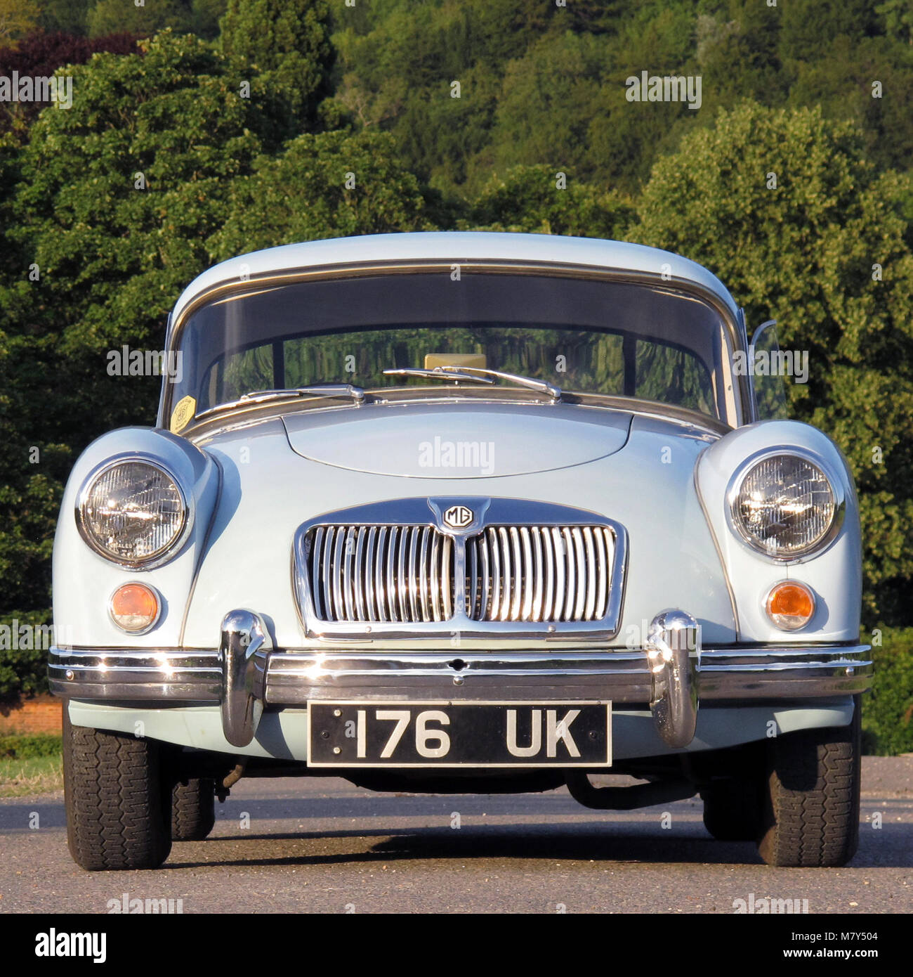 Vintage mga coupe -Fotos und -Bildmaterial in hoher Auflösung – Alamy
