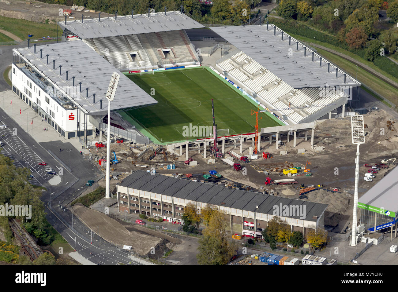 Stadion an der hafenstraße -Fotos und -Bildmaterial in hoher Auflösung ...