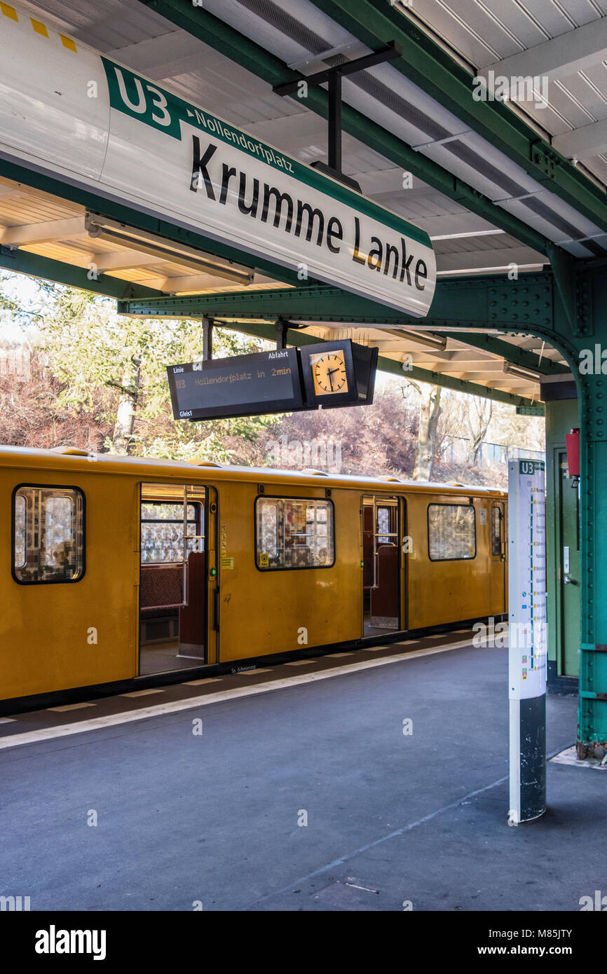 Ubahn berlin linie u3 -Fotos und -Bildmaterial in hoher Auflösung – Alamy