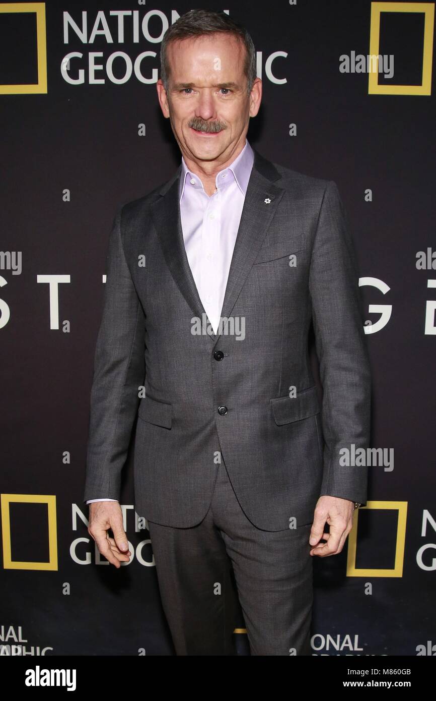 New York, NY, USA. 14 Mär, 2018. Chris Hadfield in der Ankunftshalle ...