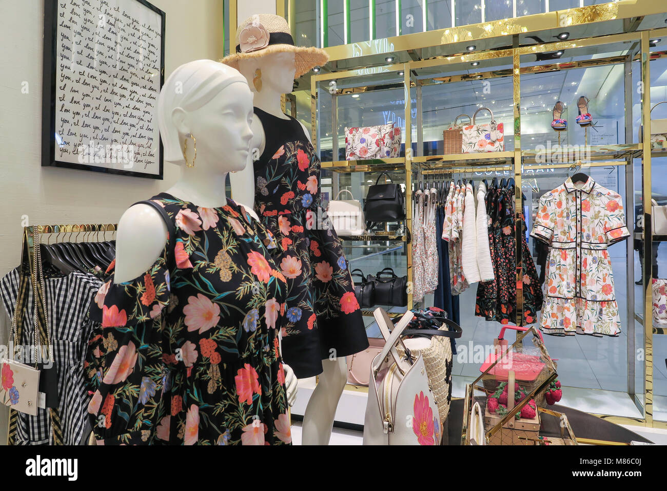 Kate spade store -Fotos und -Bildmaterial in hoher Auflösung – Alamy