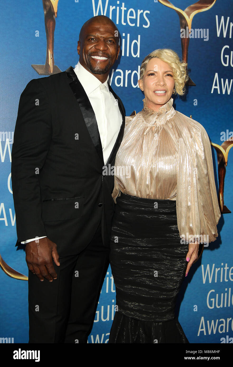 Terry crews and wife rebecca king crews -Fotos und -Bildmaterial in ...