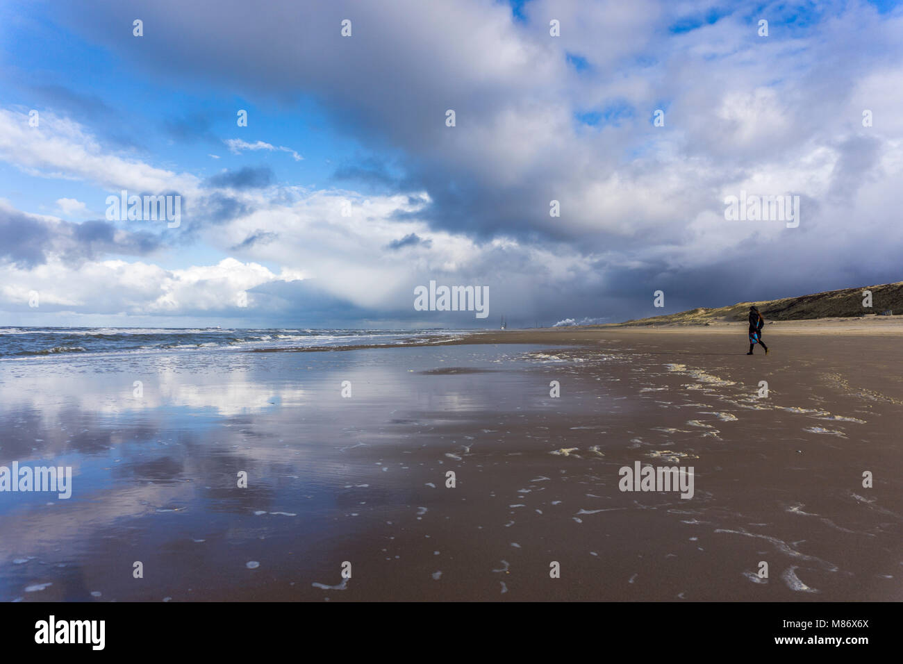 Zandvoort netherlands beach sea near -Fotos und -Bildmaterial in hoher ...