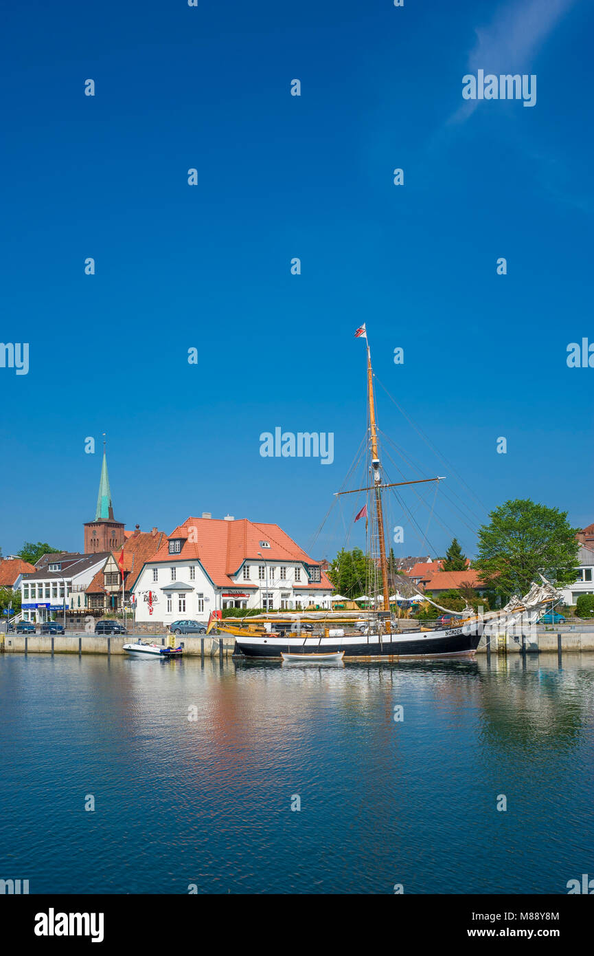 Harbour townscape neustadt holstein -Fotos und -Bildmaterial in hoher ...