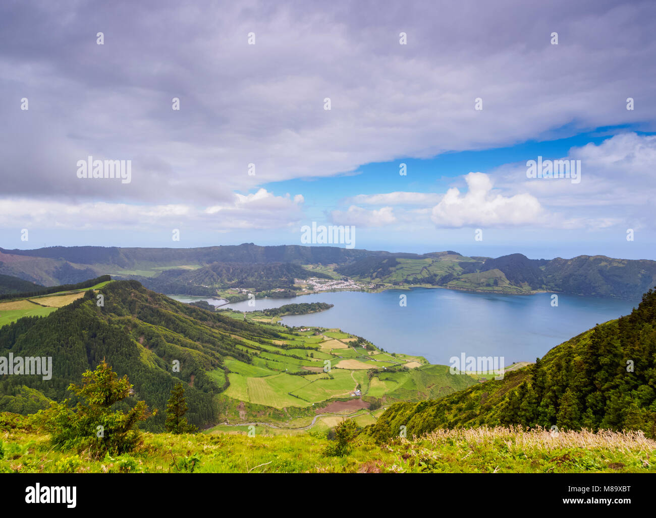 Sete cidades lagune -Fotos und -Bildmaterial in hoher Auflösung – Alamy