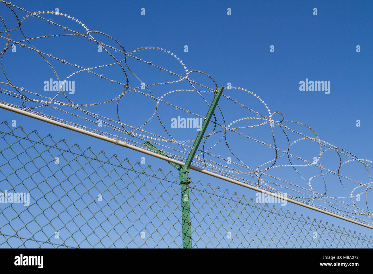 Border fencing -Fotos und -Bildmaterial in hoher Auflösung – Alamy