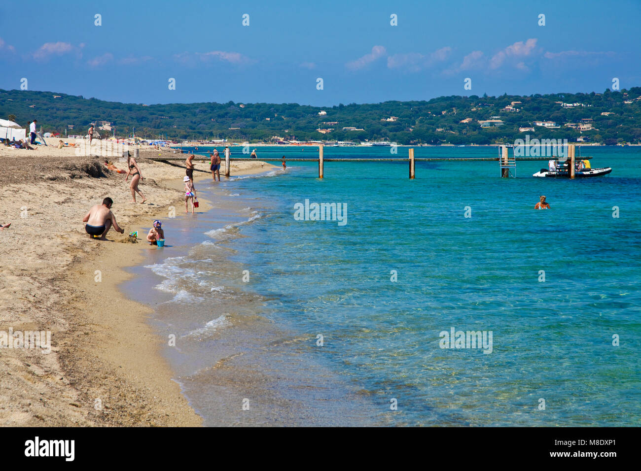 Leben am Strand am Strand von Pampelonne, beliebten Strand von Saint ...