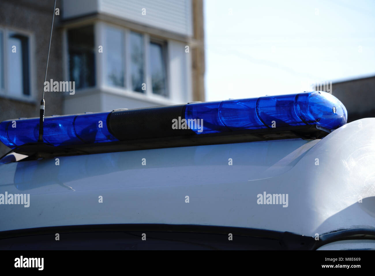 Polizeistreifenwagen ein alarm blau -Fotos und -Bildmaterial in hoher ...