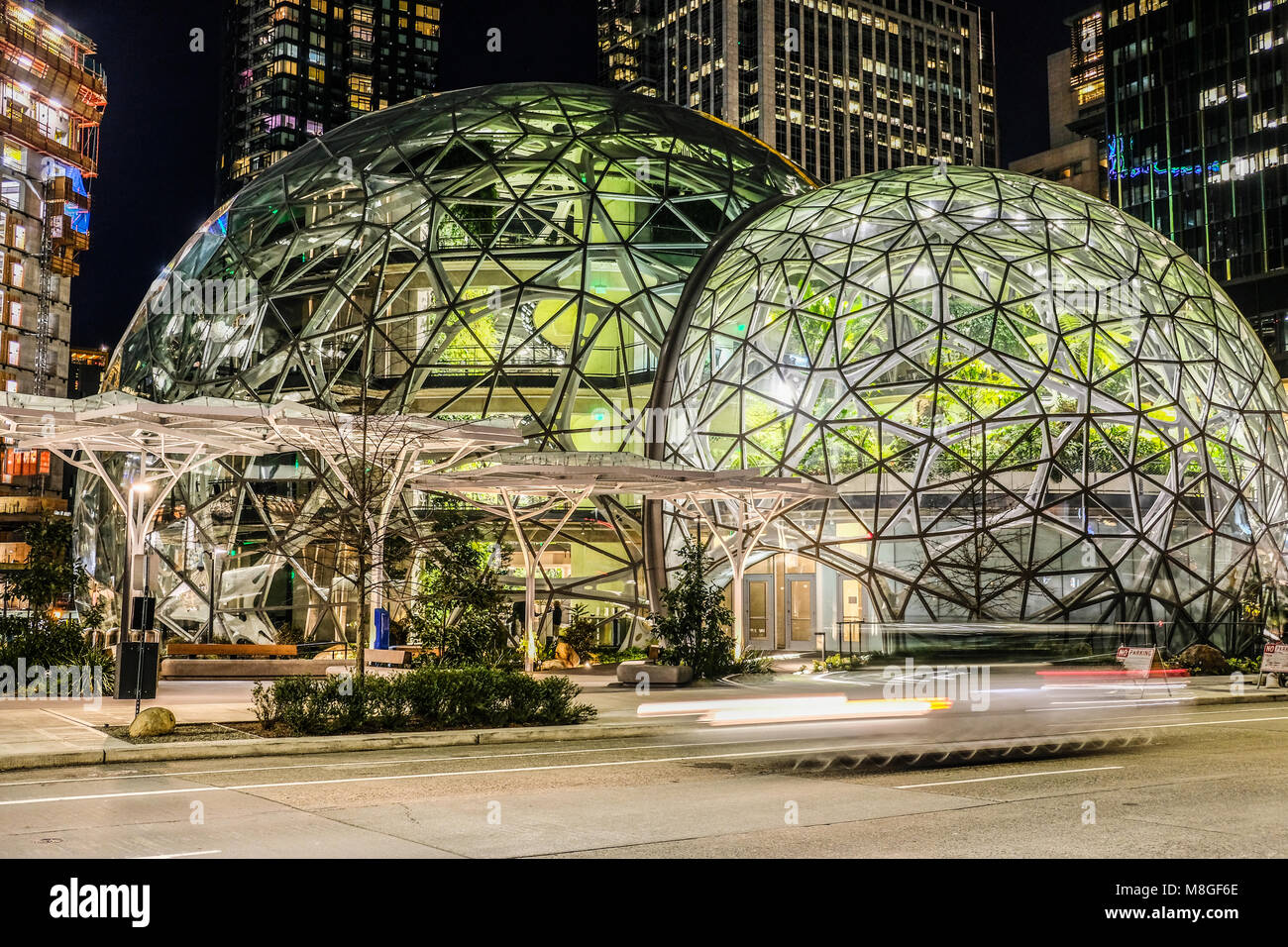 Hauptsitz von amazon spheres -Fotos und -Bildmaterial in hoher ...