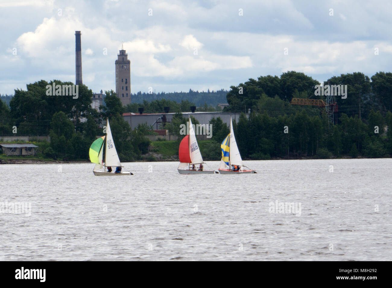 Segelboot Yacht oder Segelboot Gruppe regatta Rennen am Meer oder Ozean ...