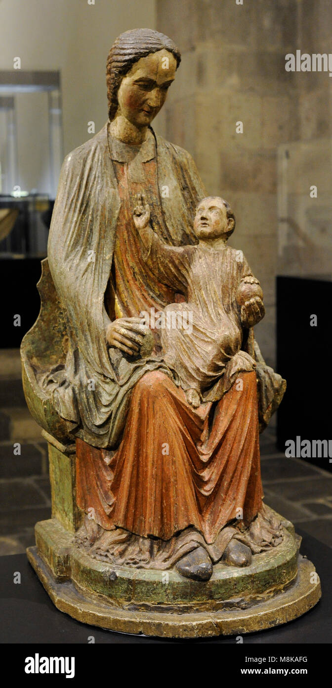 Eiche madonna -Fotos und -Bildmaterial in hoher Auflösung – Alamy