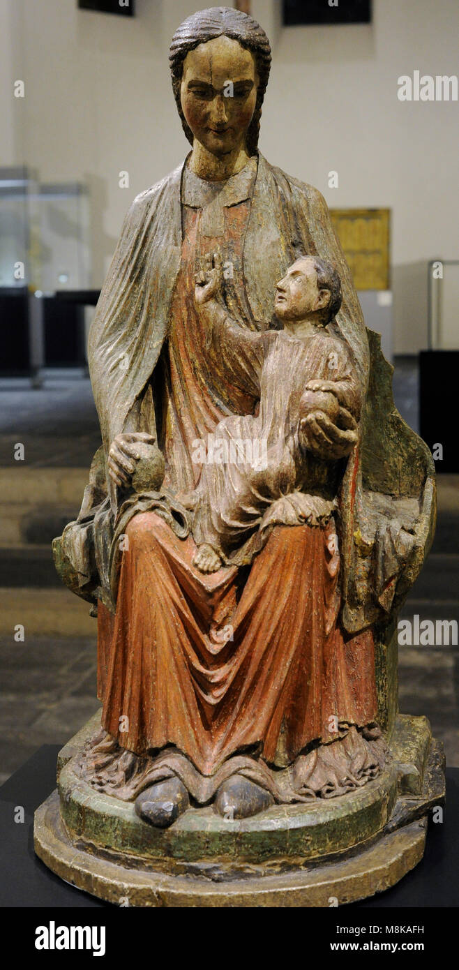 Eiche madonna -Fotos und -Bildmaterial in hoher Auflösung – Alamy