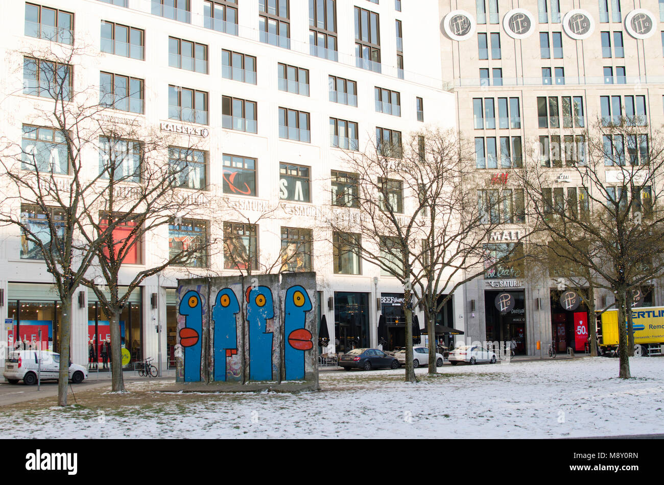 Berlin wall remains -Fotos und -Bildmaterial in hoher Auflösung – Alamy