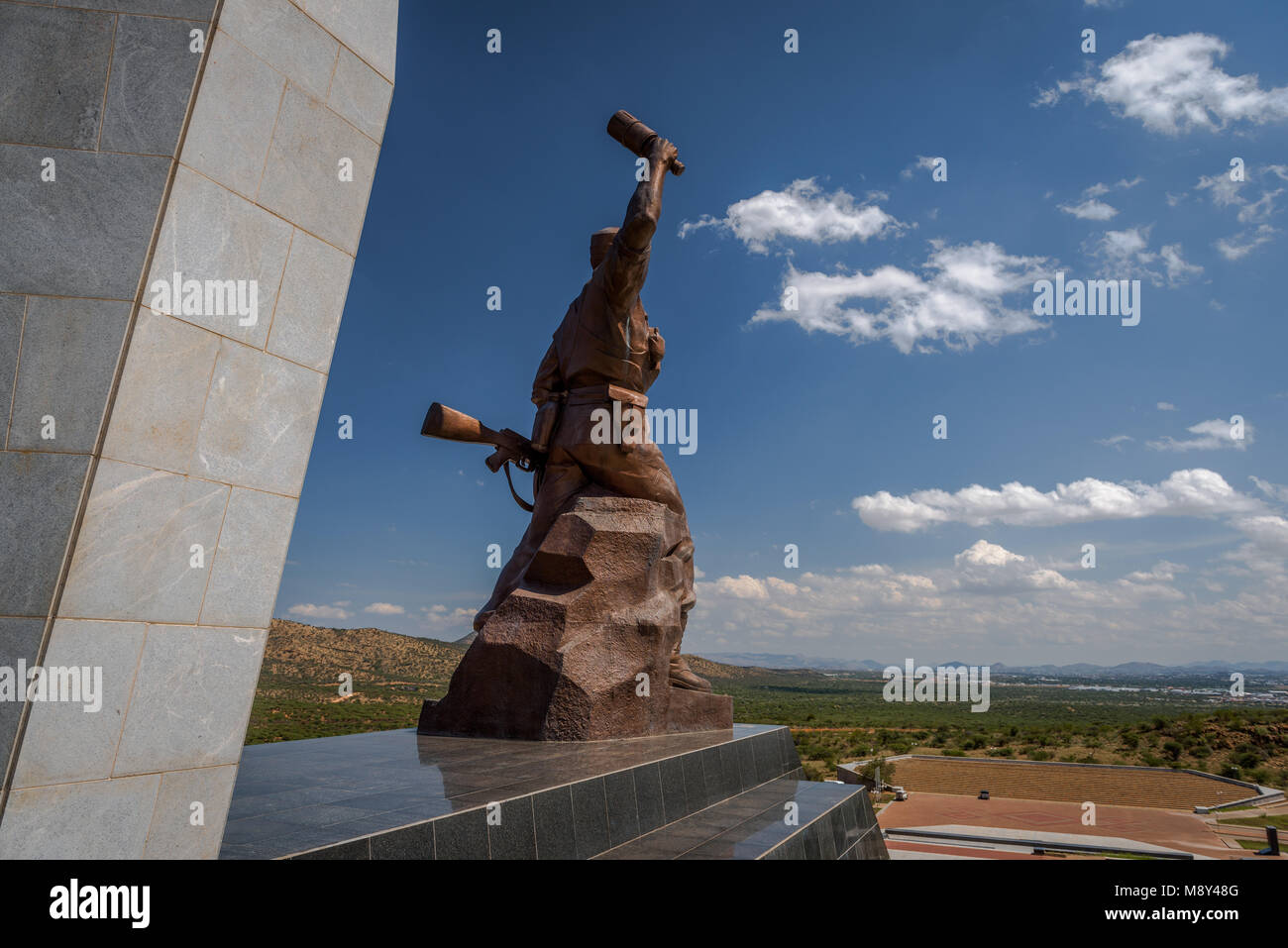 Monument namibia statue windhoek -Fotos und -Bildmaterial in hoher ...