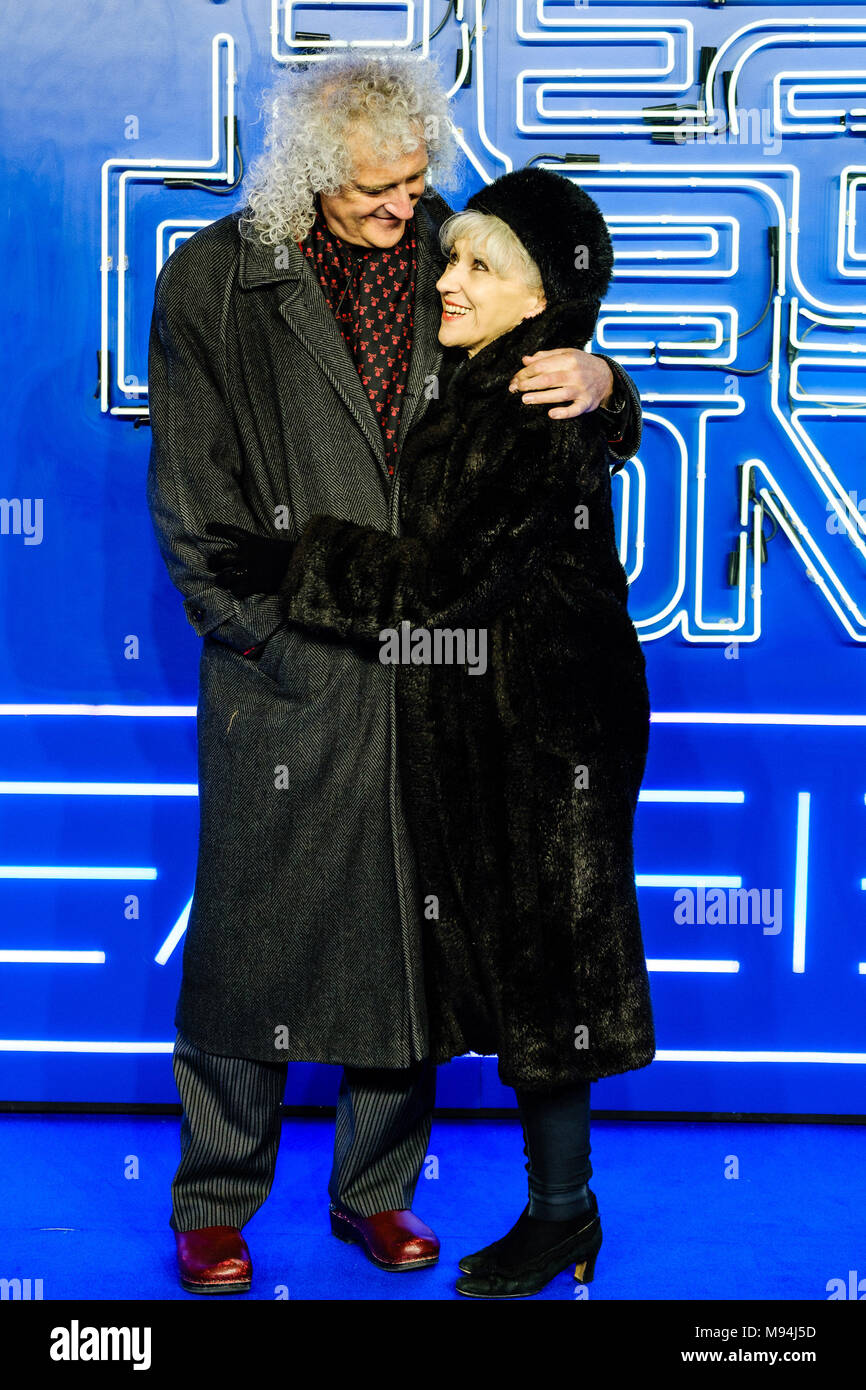 Brian May And Anita Dobson Stockfotos und -bilder Kaufen - Alamy