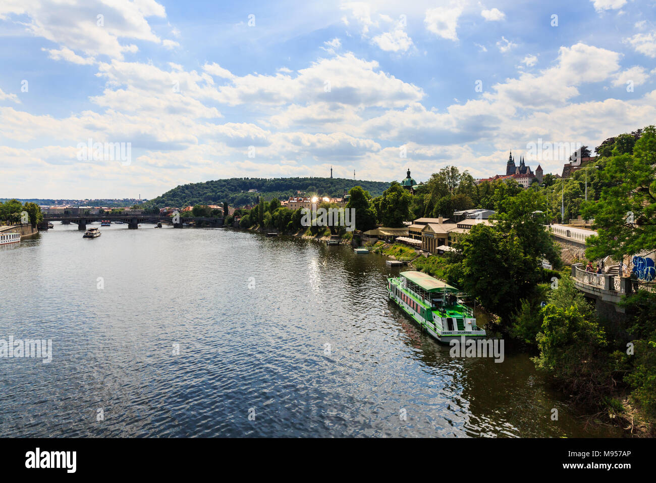 Cechuv most vltava prague -Fotos und -Bildmaterial in hoher Auflösung ...