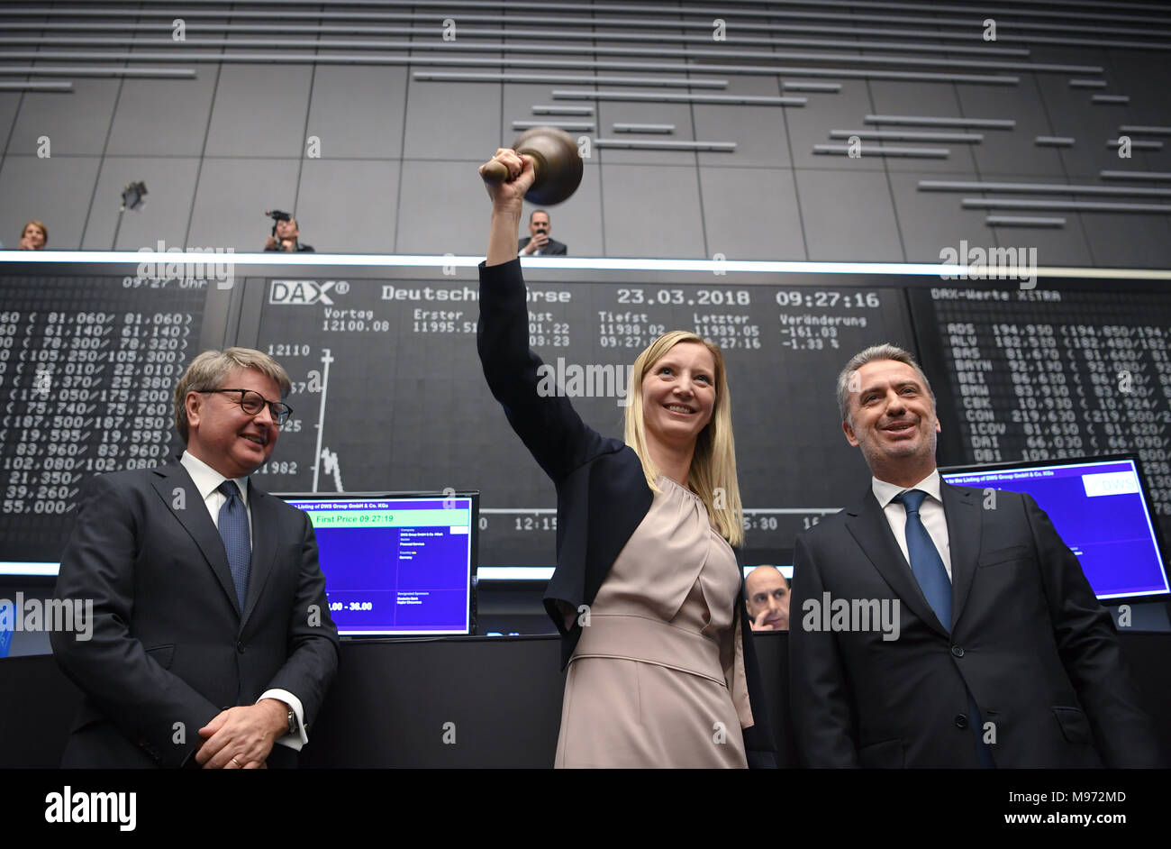 Frankfurt/Main, Deutschland. 23 März 2018, CFO Claire Peel Ringe der ...
