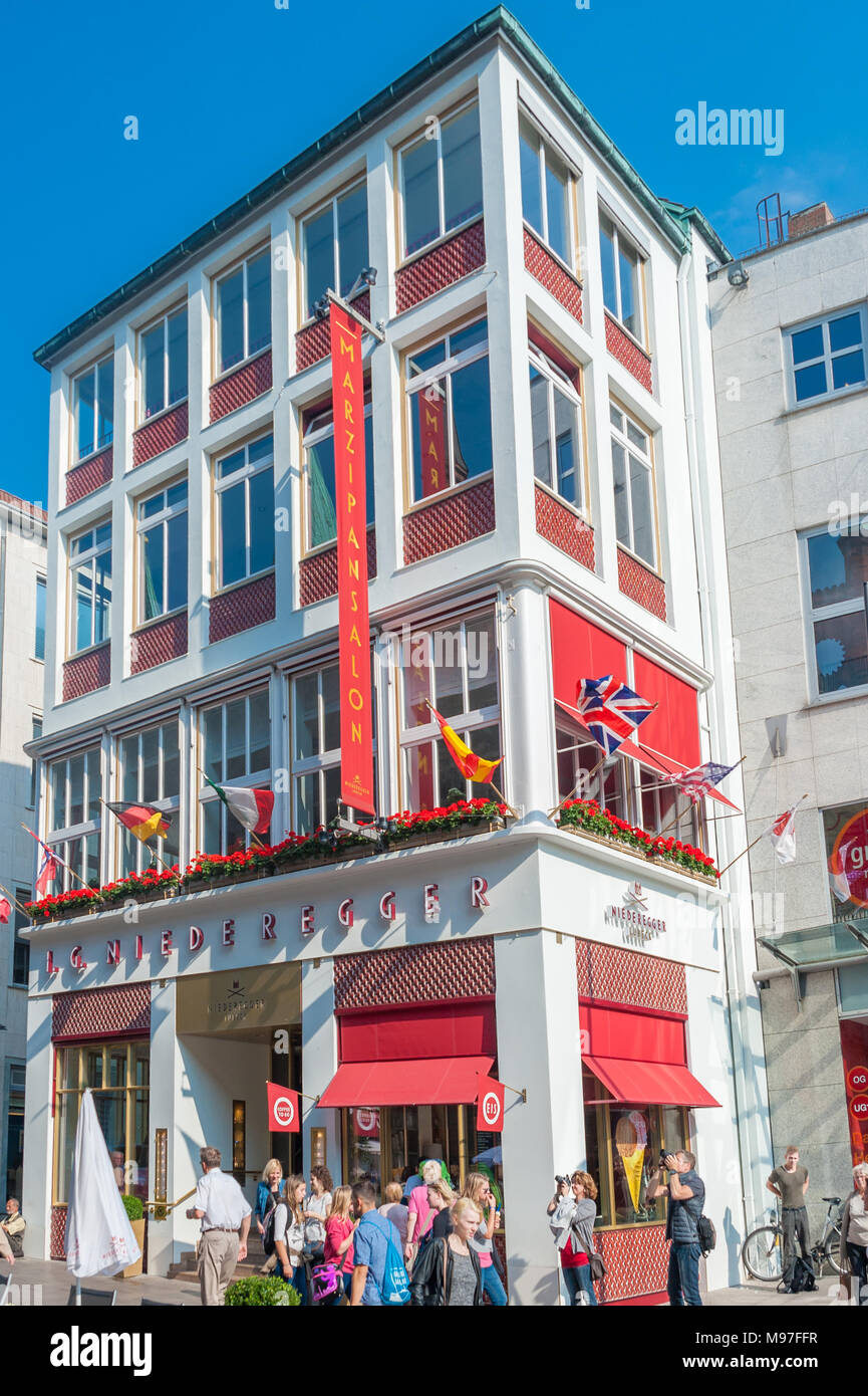 Café Niederegger, Sitz in der Fußgängerzone Breite Straße, Lübeck ...