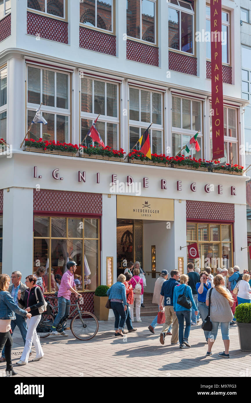 Café Niederegger, Sitz in der Fußgängerzone Breite Straße, Lübeck ...