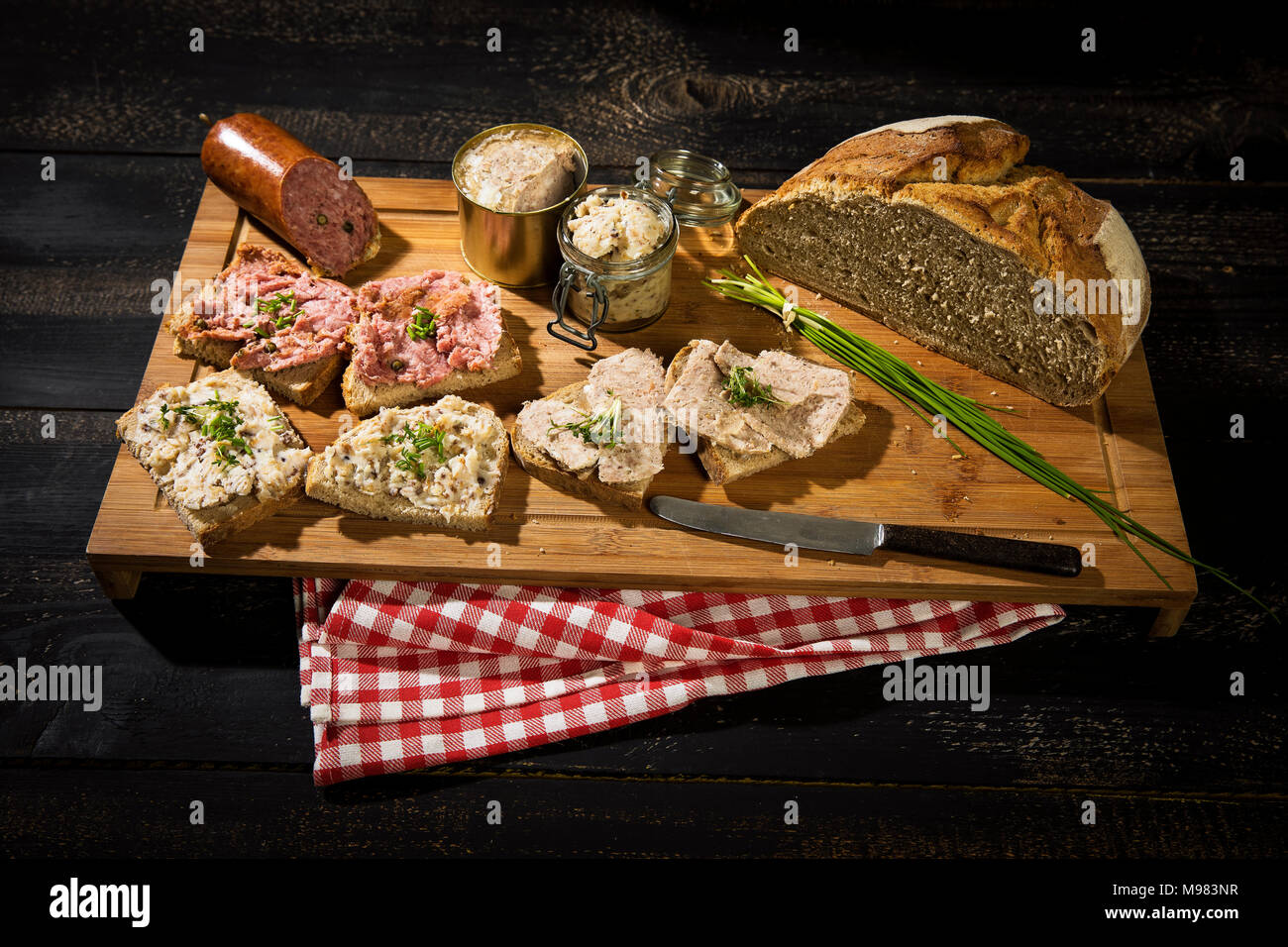 Leber und braun -Fotos und -Bildmaterial in hoher Auflösung – Alamy