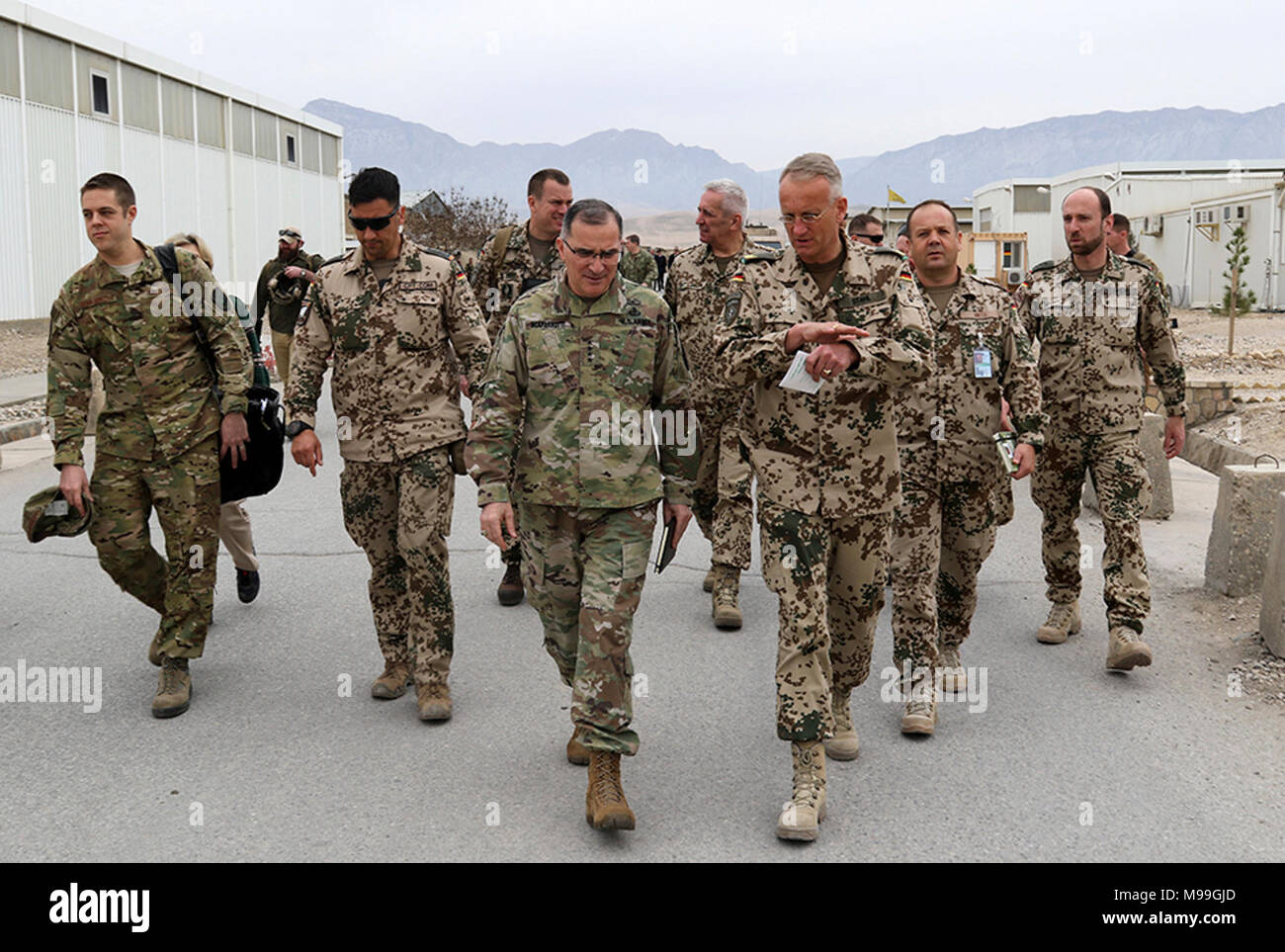 Natos oberster alliierter kommandeur europas -Fotos und -Bildmaterial ...