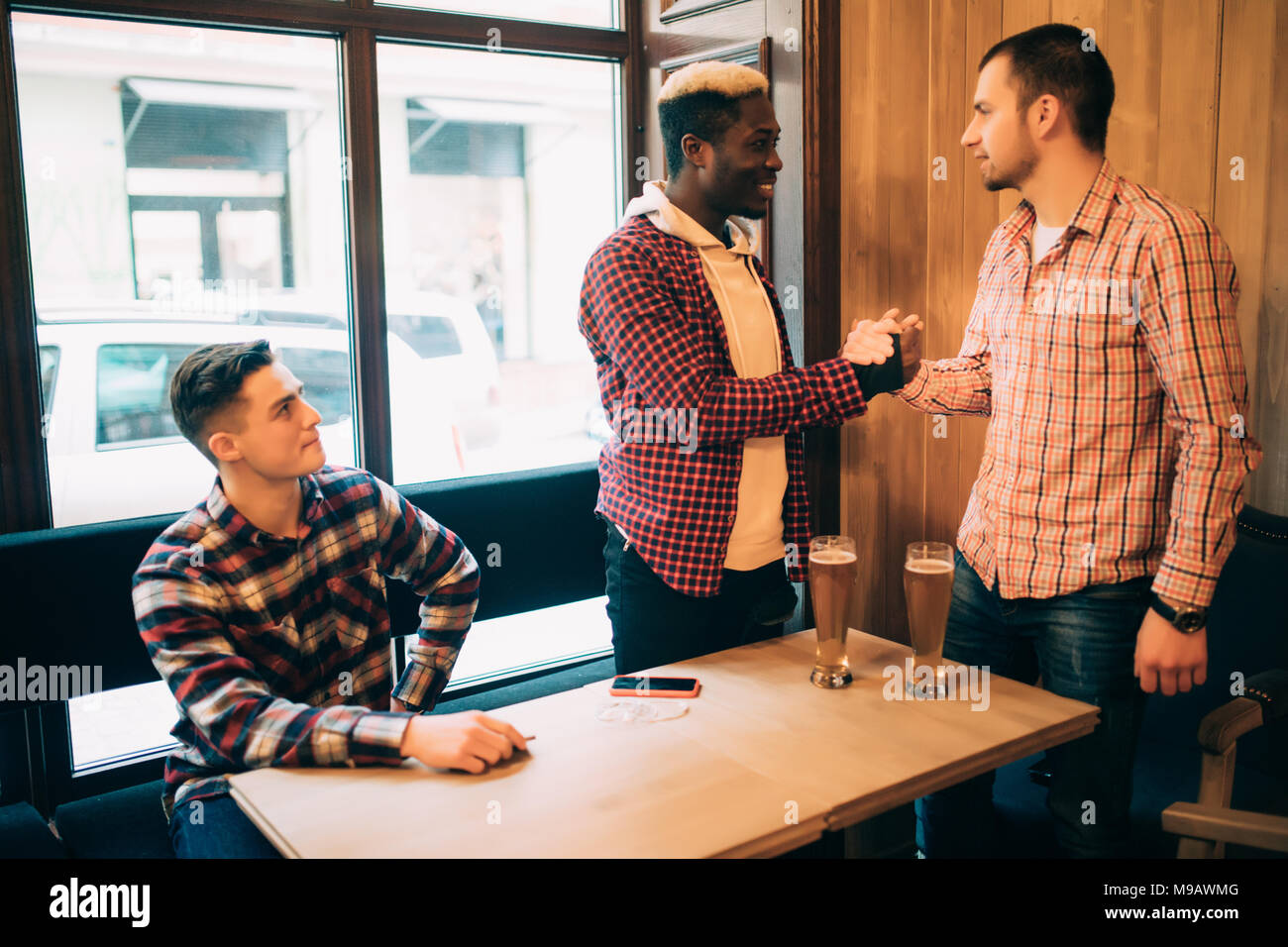 Treffen Mit Freunden Stockfotos und -bilder Kaufen - Alamy