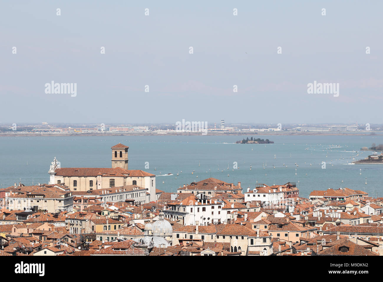 Flughafen marco polo -Fotos und -Bildmaterial in hoher Auflösung – Alamy