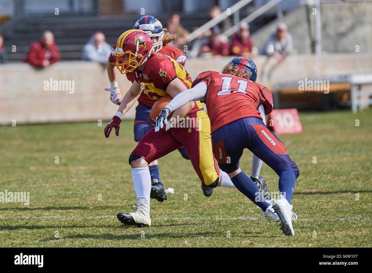 Sportplatz ringstraße -Fotos und -Bildmaterial in hoher Auflösung – Alamy