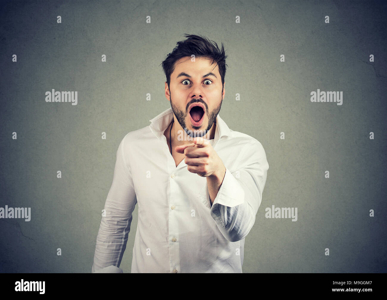 Junge schockiert -Fotos und -Bildmaterial in hoher Auflösung – Alamy