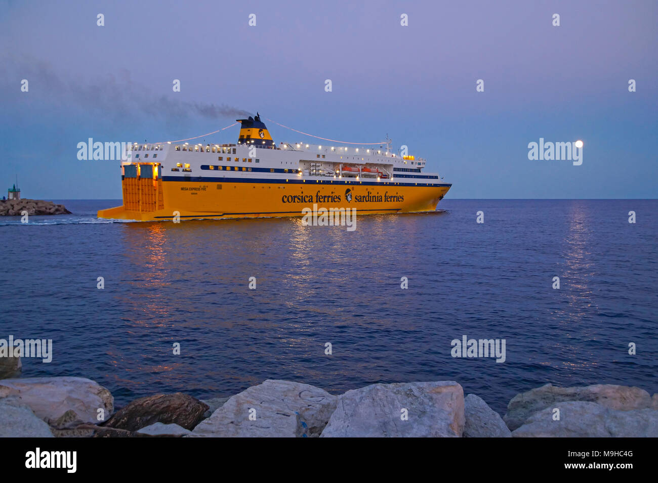 Mega express five -Fotos und -Bildmaterial in hoher Auflösung – Alamy