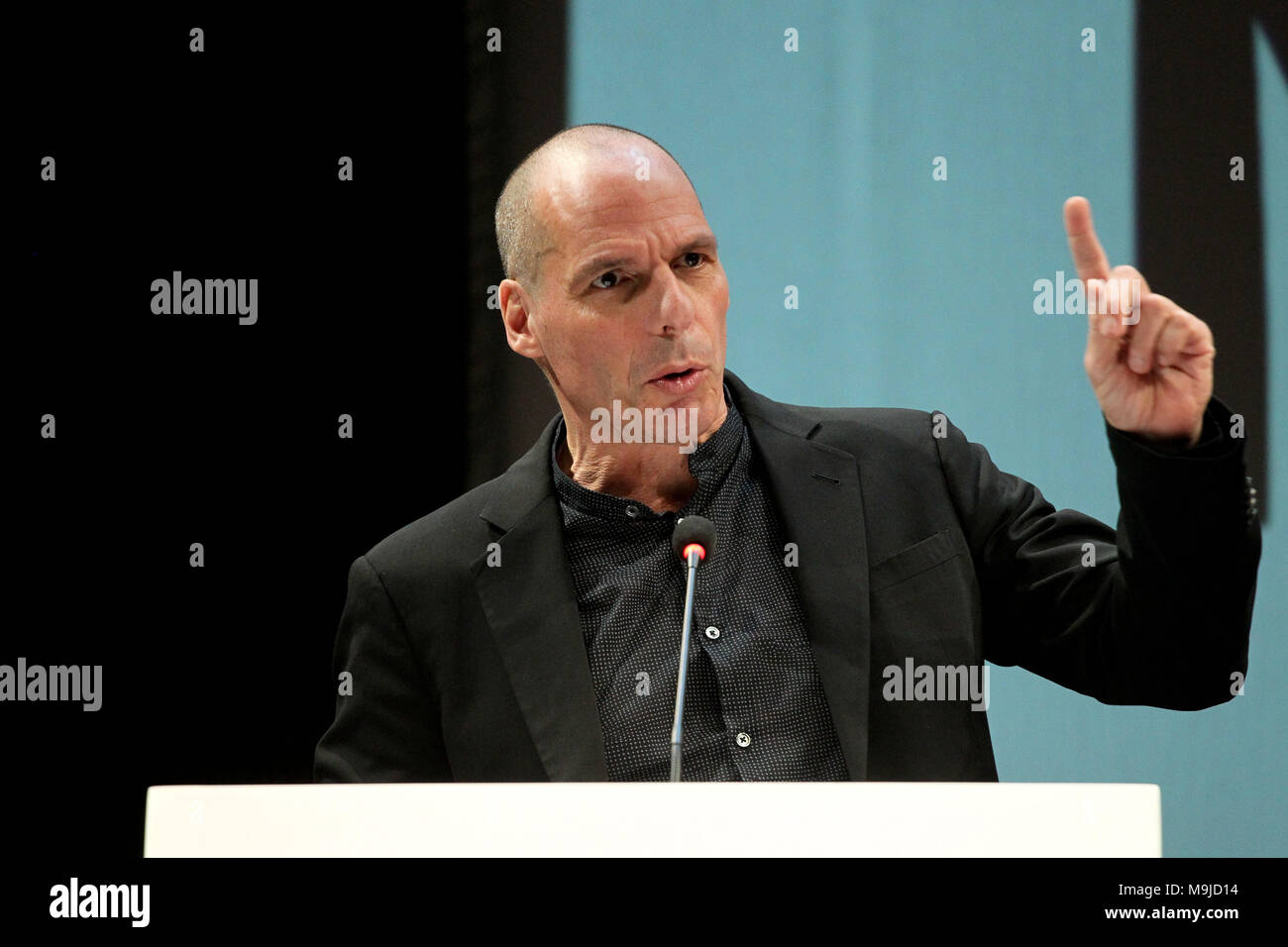 Realistische partei -Fotos und -Bildmaterial in hoher Auflösung – Alamy