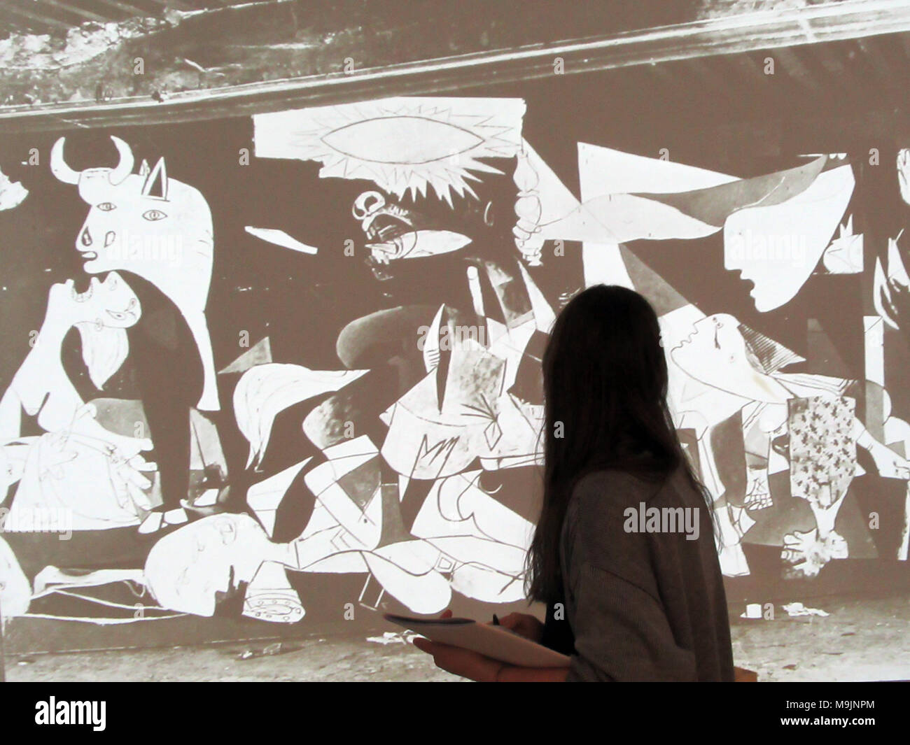 Guernica picasso dora maar -Fotos und -Bildmaterial in hoher Auflösung – Alamy