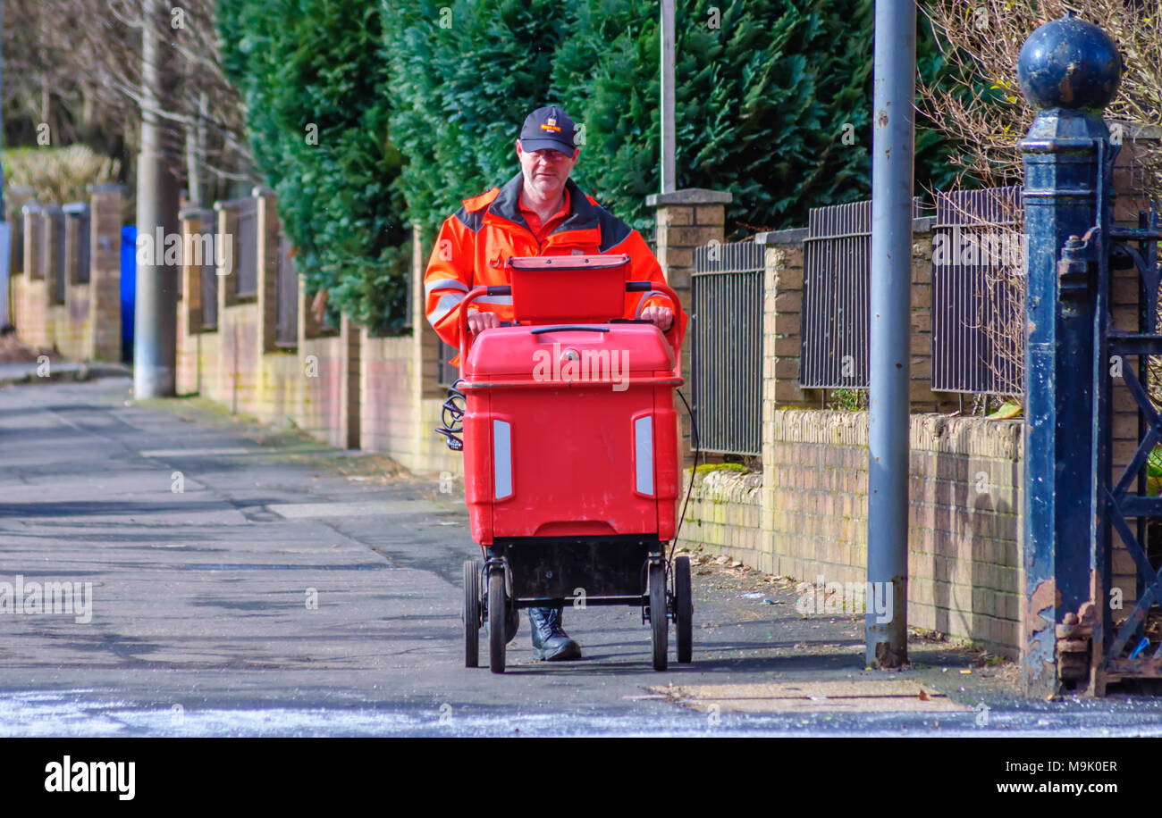Postman Trolley Stockfotos und -bilder Kaufen - Alamy