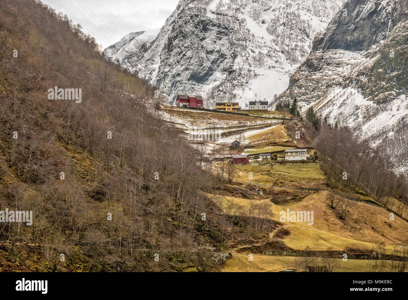 Norwegen in einer Nussschale, eine 1-tägige Tour mit Bahn, Schiff und ... Norwegen in einer Nussschale, eine 1-tägige Tour mit Bahn, Schiff und ...