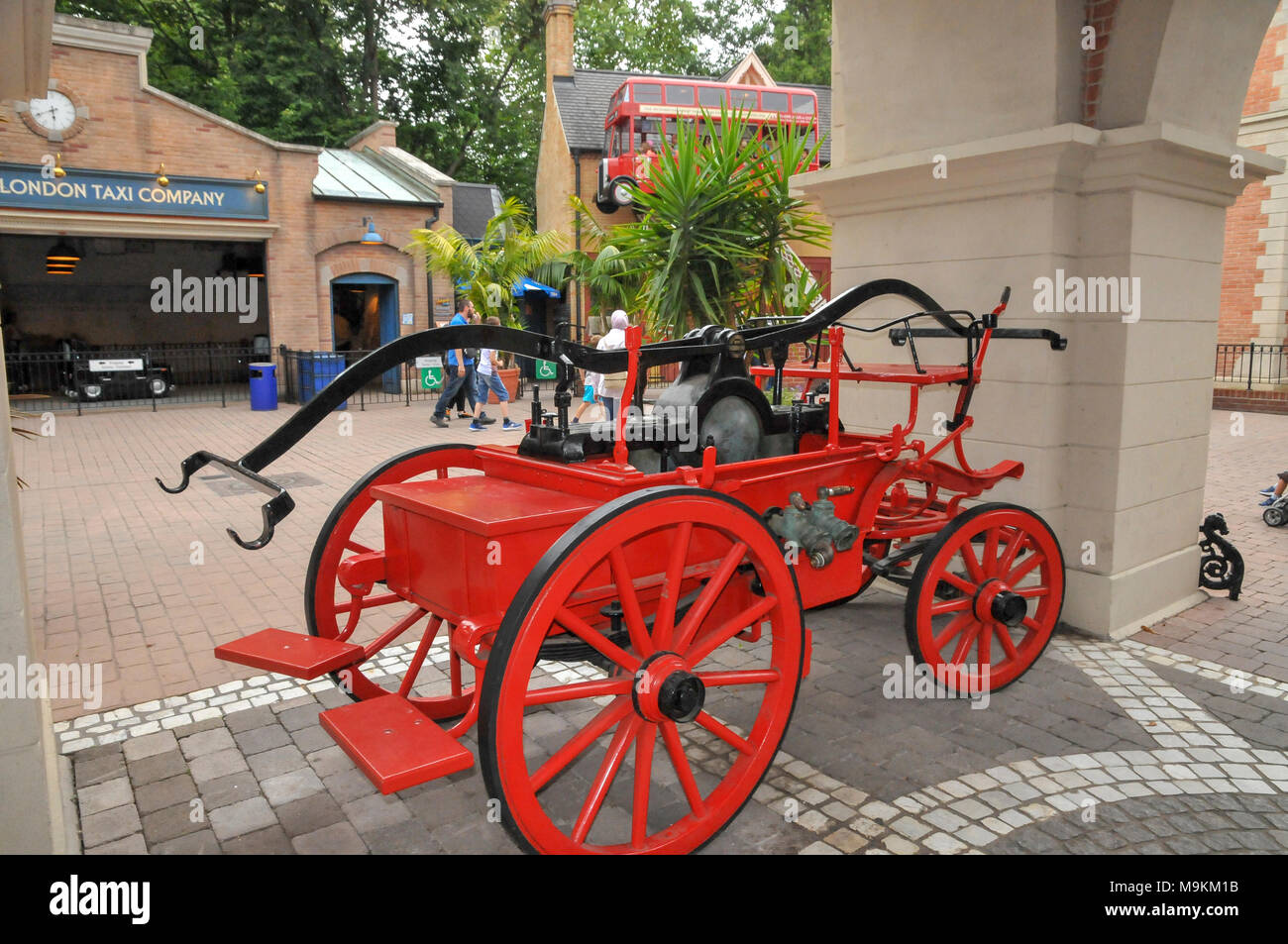 Altes Feuerwehrauto der Europa-Park ist der größte Freizeitpark in ...