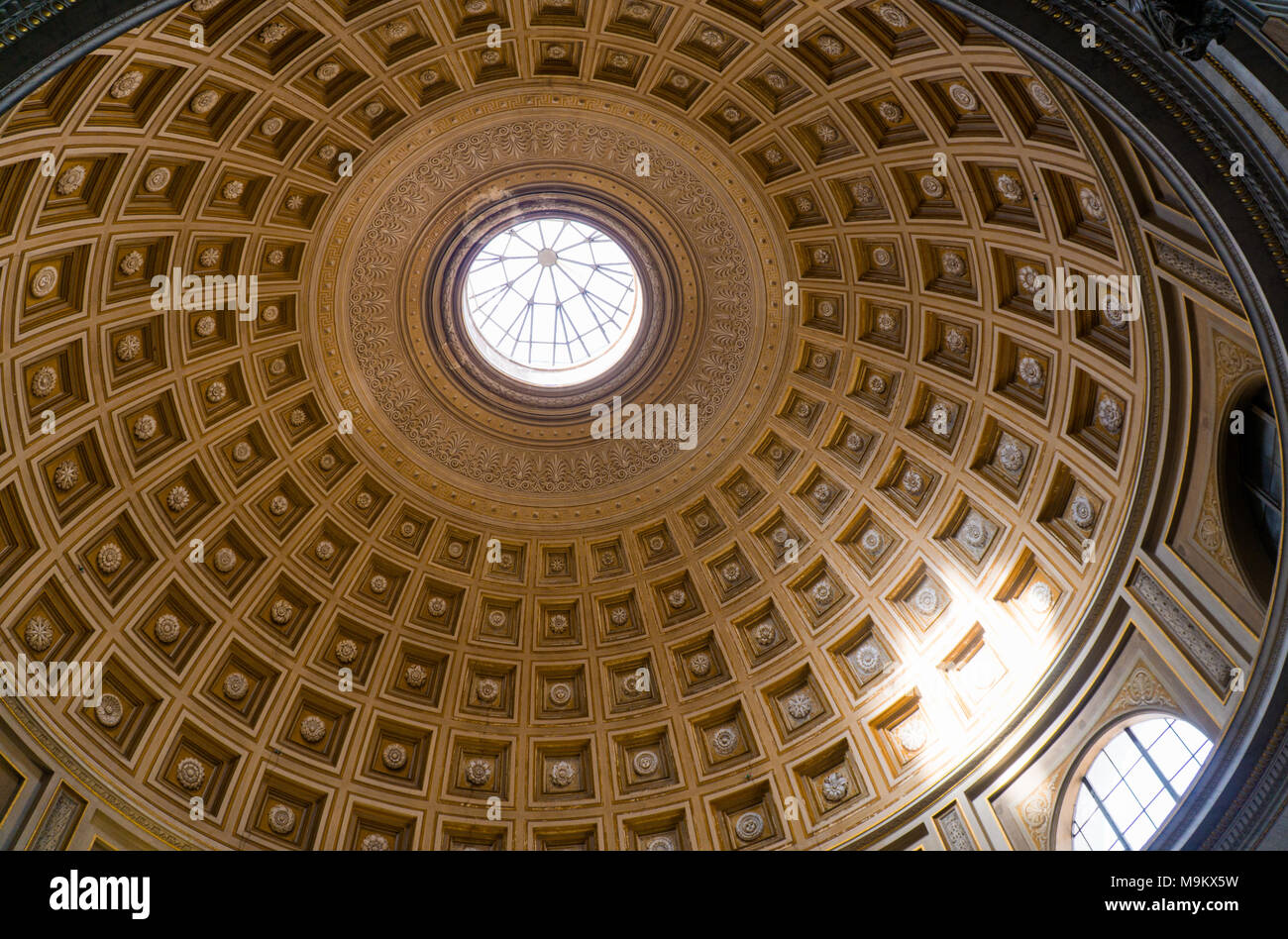 Sala rotonda -Fotos und -Bildmaterial in hoher Auflösung – Alamy