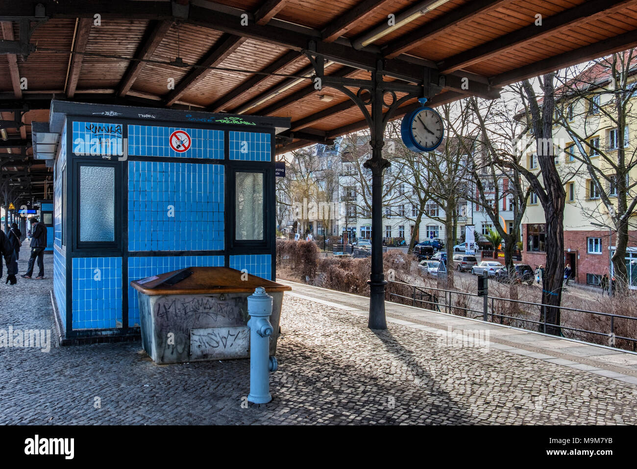 Dient s1 linie -Fotos und -Bildmaterial in hoher Auflösung – Alamy