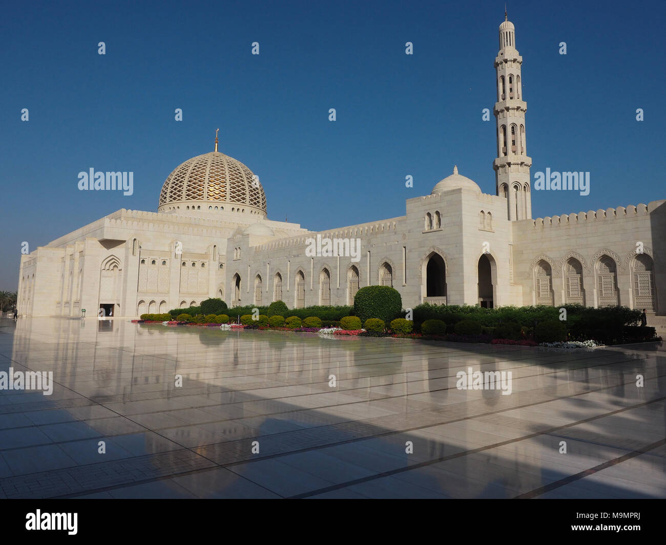 Moschee reflexion -Fotos und -Bildmaterial in hoher Auflösung – Alamy