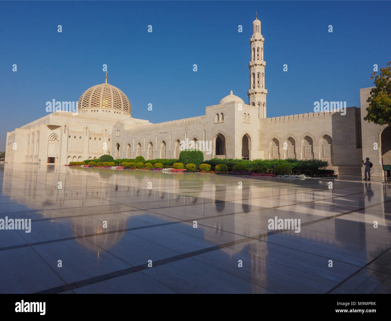 Moschee reflexion -Fotos und -Bildmaterial in hoher Auflösung – Alamy
