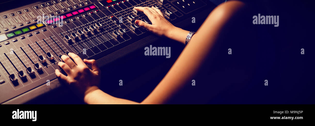 Sound engineer -Fotos und -Bildmaterial in hoher Auflösung – Alamy