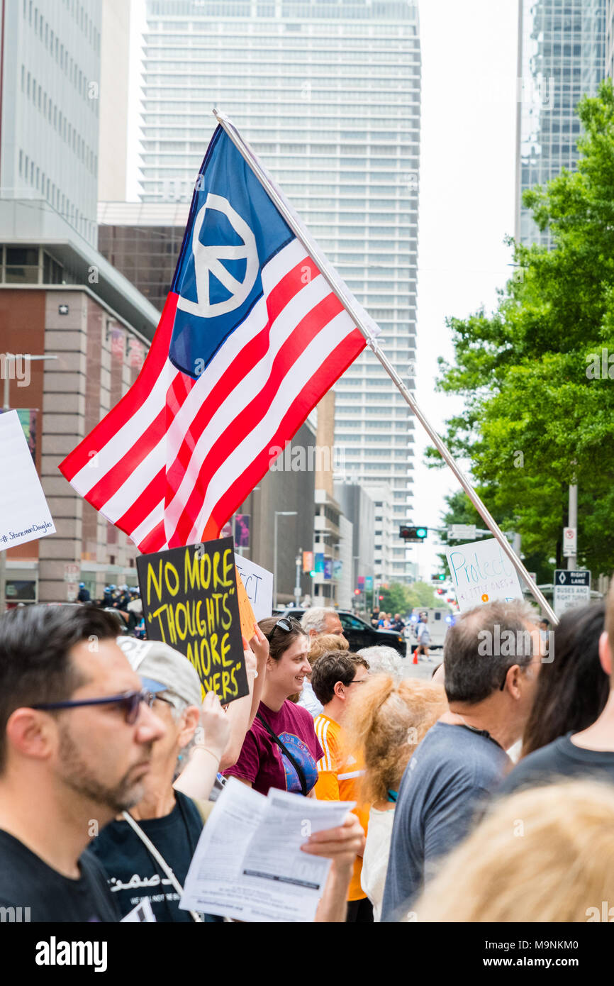 Amerikanische friedensflagge -Fotos und -Bildmaterial in hoher ...