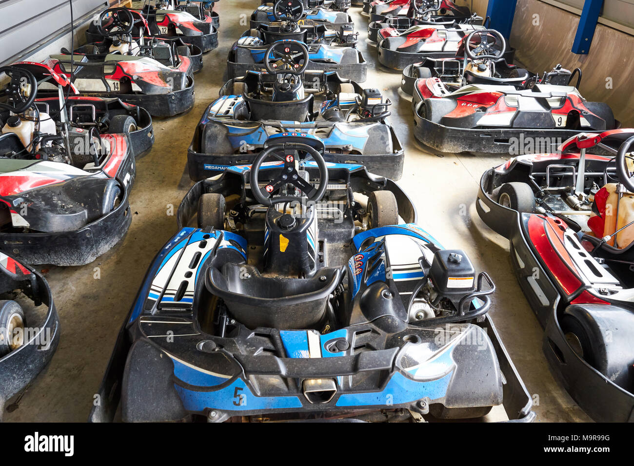 Reihe von karts -Fotos und -Bildmaterial in hoher Auflösung – Alamy