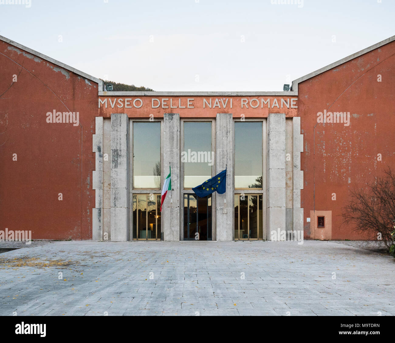 Navi di nemi -Fotos und -Bildmaterial in hoher Auflösung – Alamy