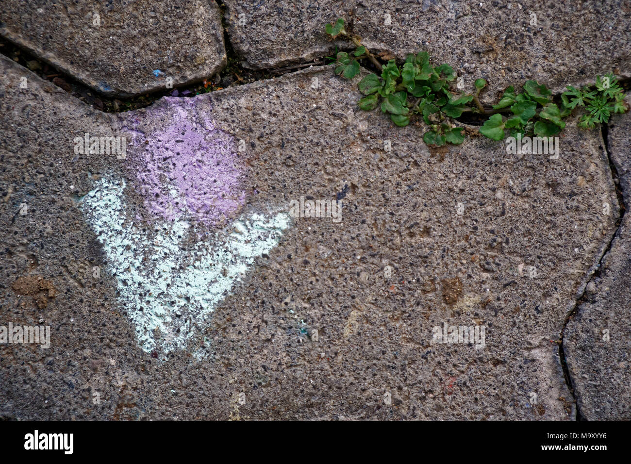 Kinder mit kreide und tafel Stockfotos und -bilder Kaufen - Alamy