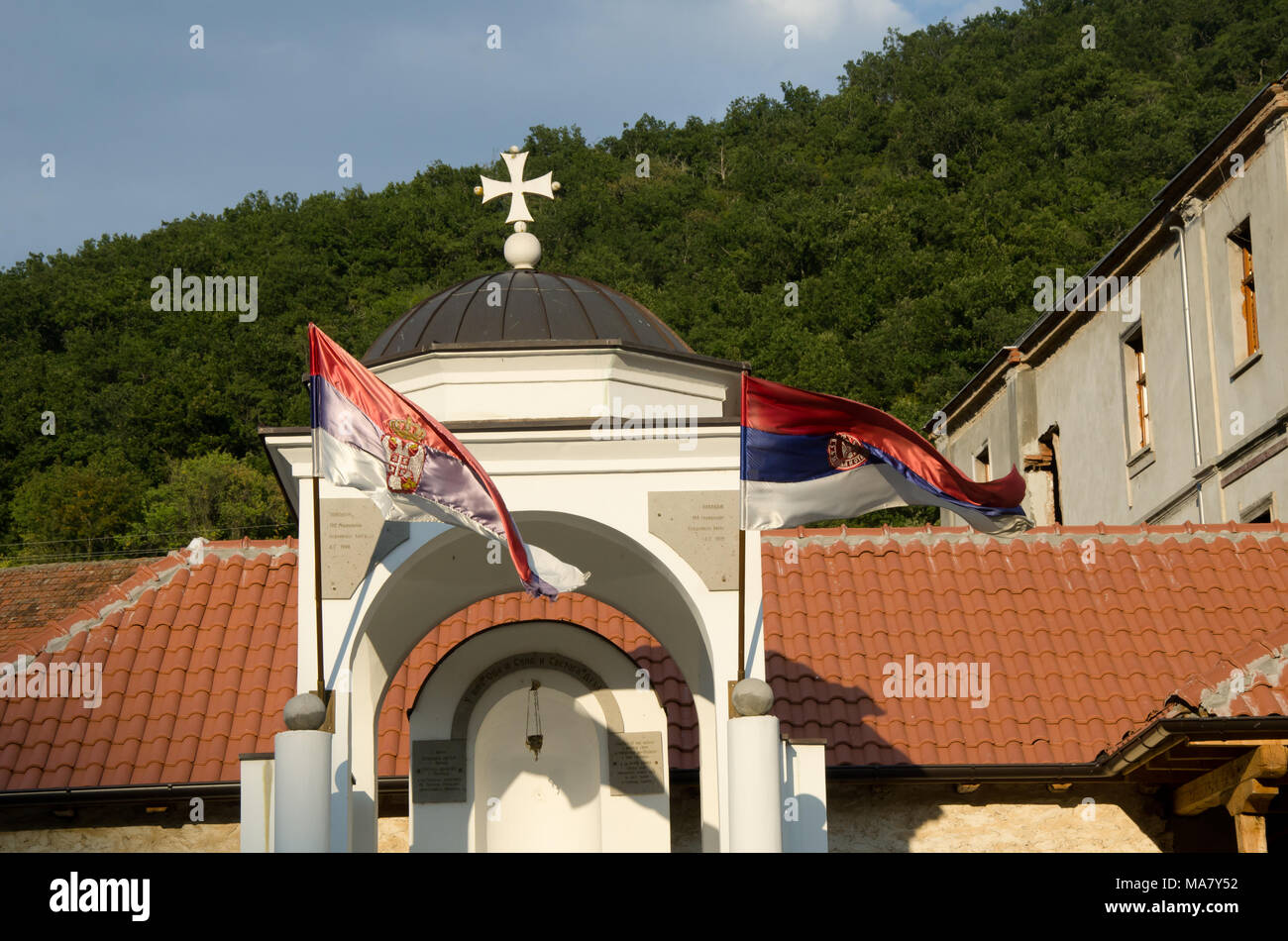 Prohor Pcinjski, Serbien, September 02, 2016: Turm mit Kreuz und ...
